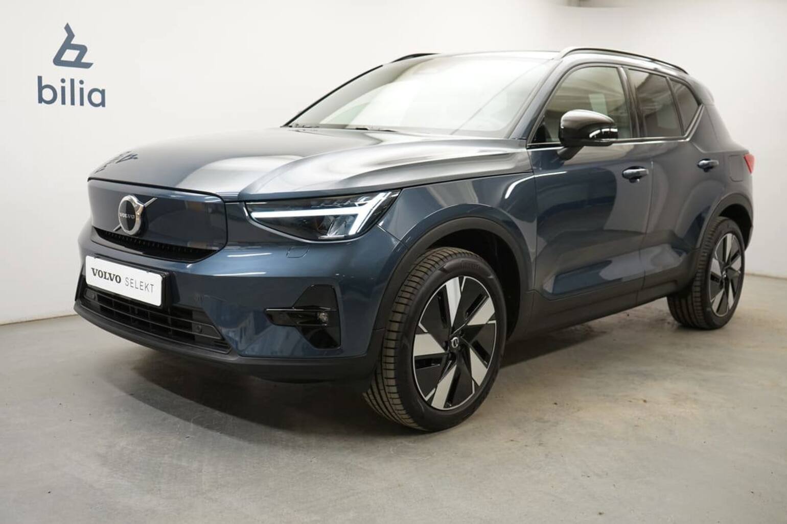 Volvo EX40 Single Motor Extended Range ExtendedRange Plus SE, on call ...