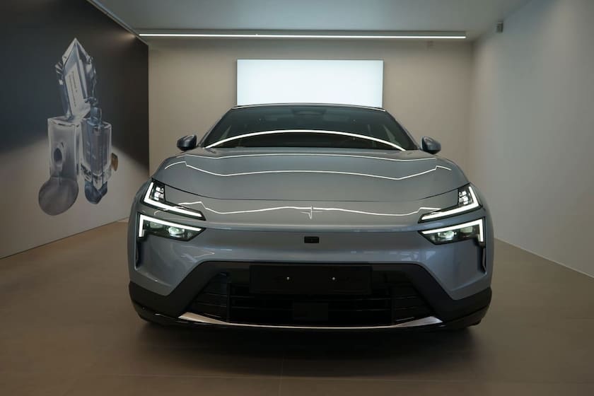 Polestar 4 Long Range Dual Motor Business edition 2026 Blå