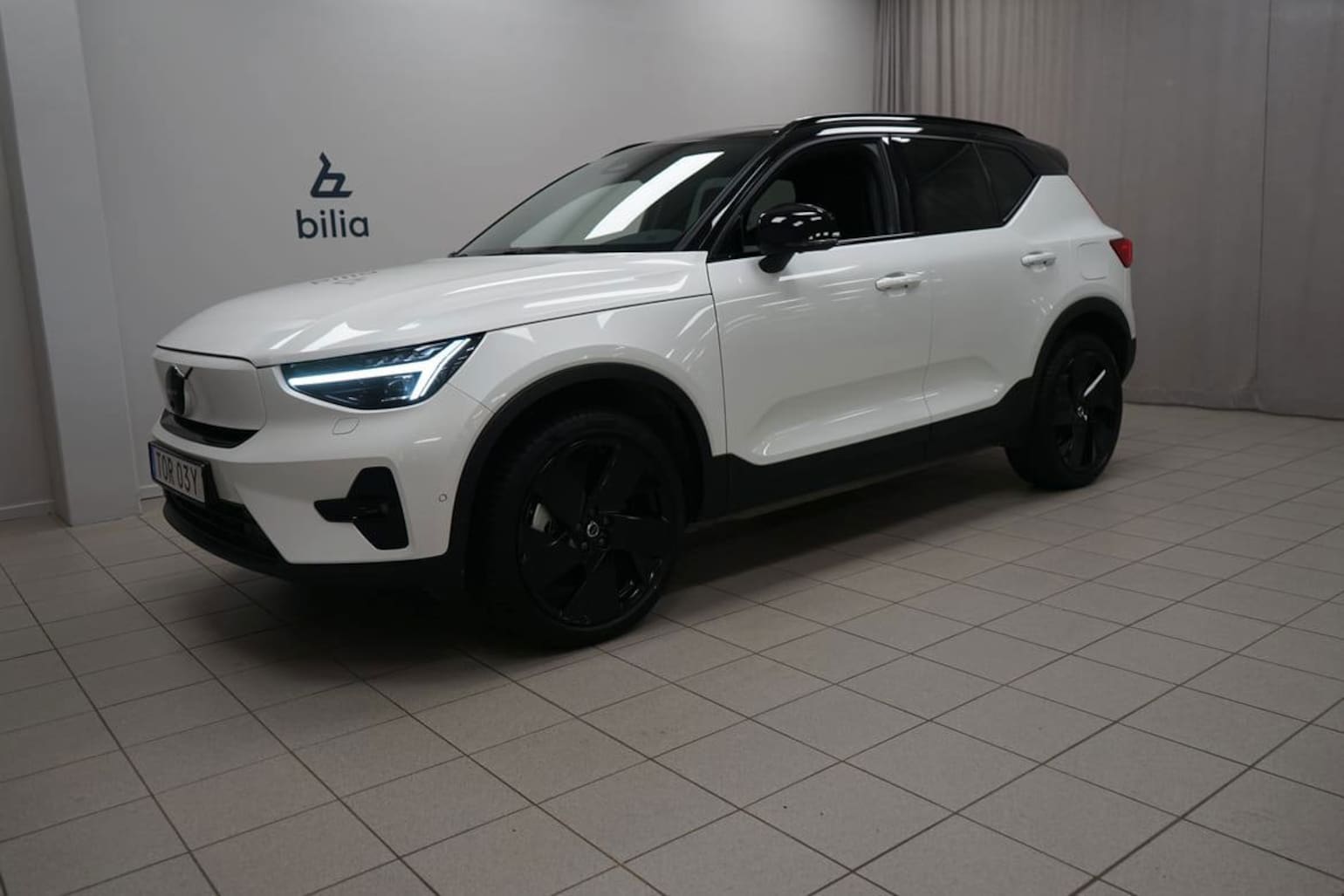 Volvo EX40 Twin Motor Performance UltraBlackSE | Loungepaket | 2026 Vit