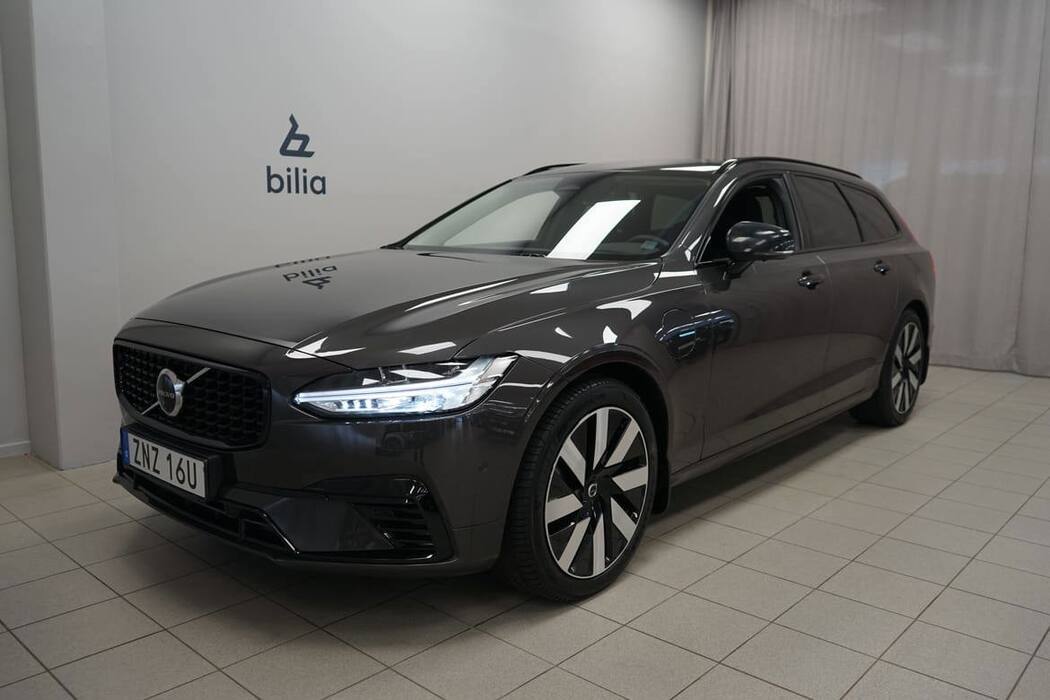 Volvo V90 Recharge T6 AWD T6 Plus Dark Nordic Edition 2025 Grå